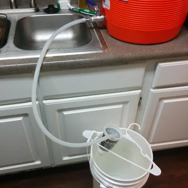 How to Make a Water Filter for Your Kitchen - Kitchen Guru